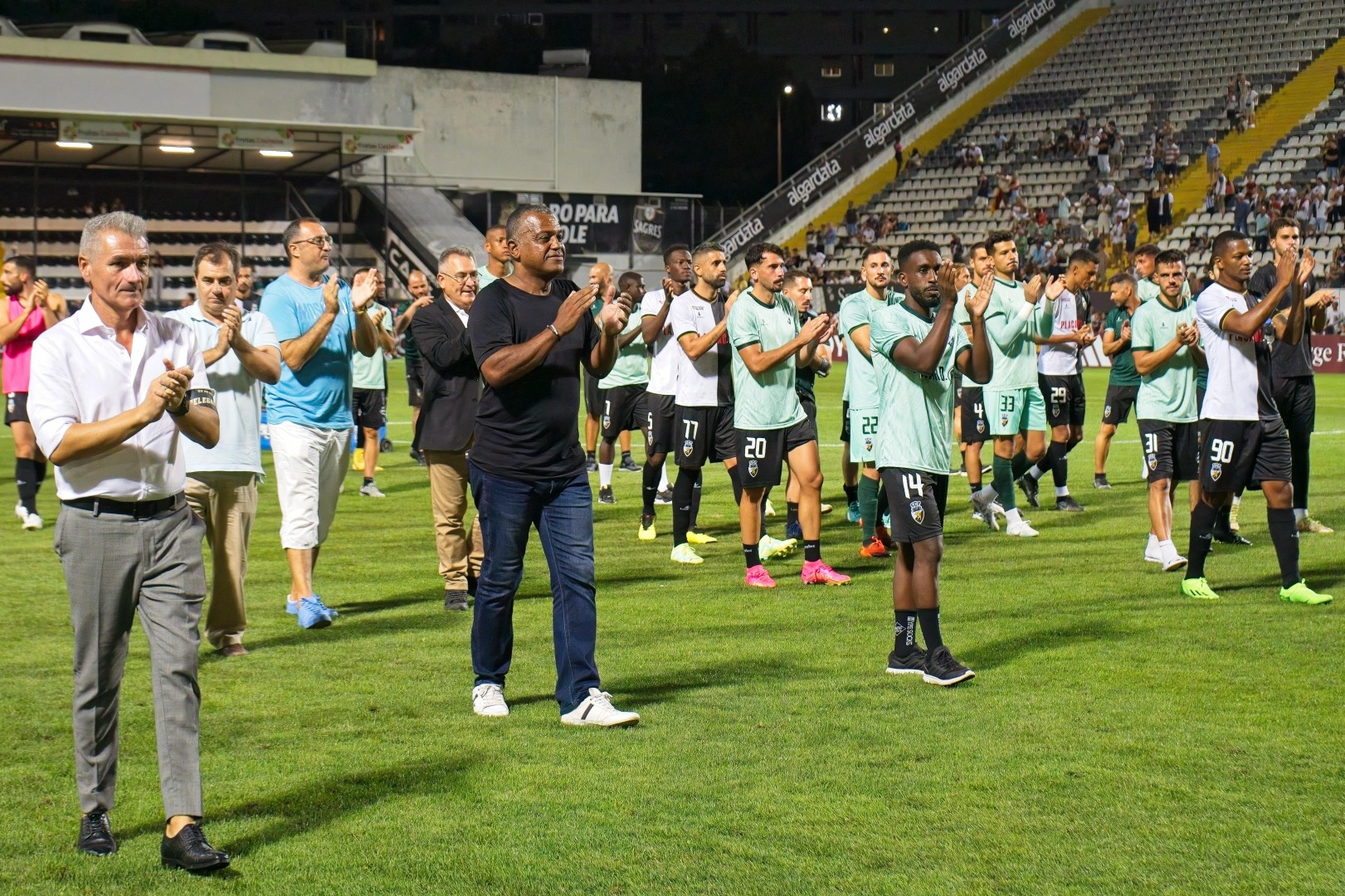 A RUA FM vai ter relatos em direto do jogo do Farense este domingo - RUA FM
