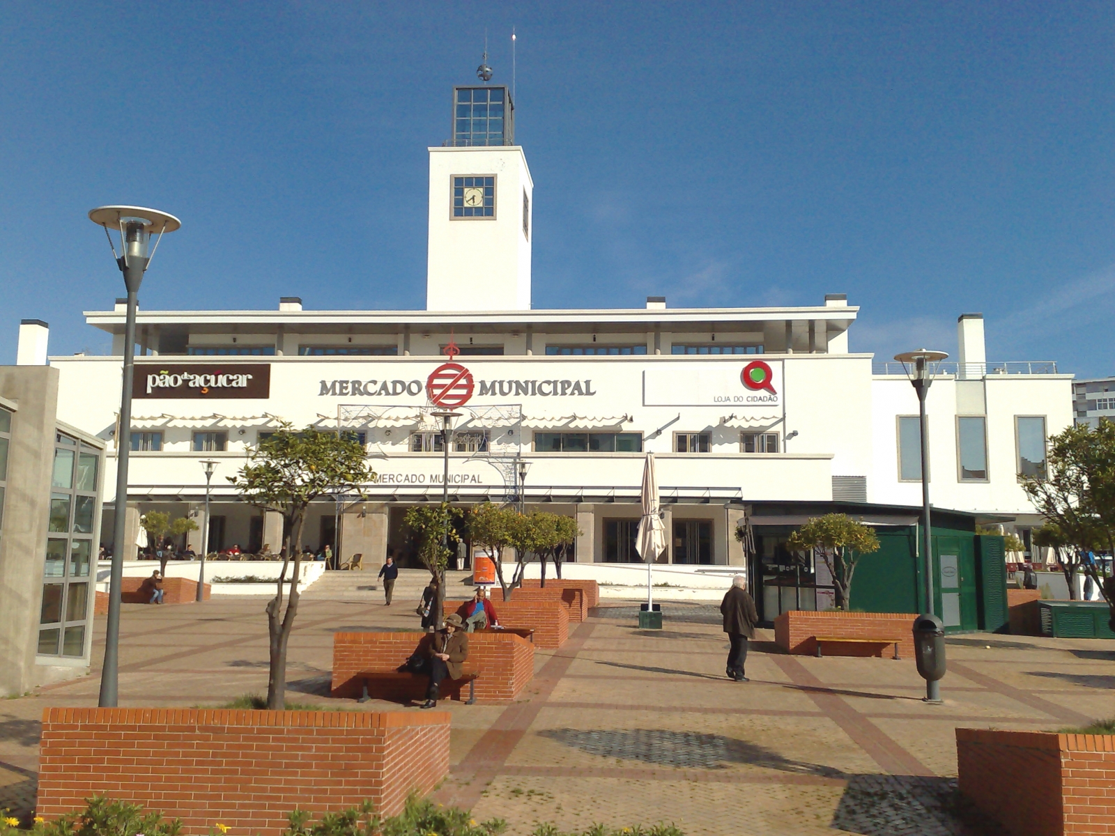 O Mercado de Faro colocou em hasta pública dois dos seus espaços ...